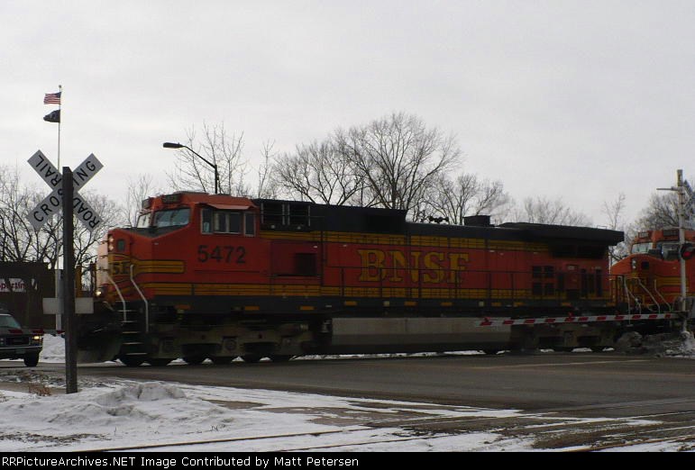 BNSF 5472